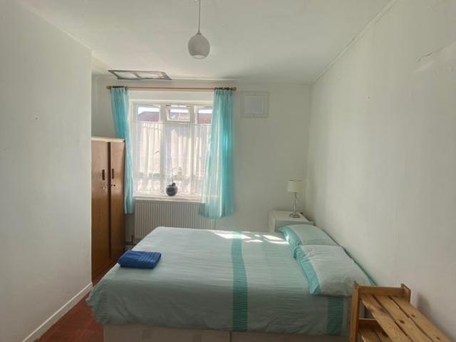 Room at Australia Road, Greater London