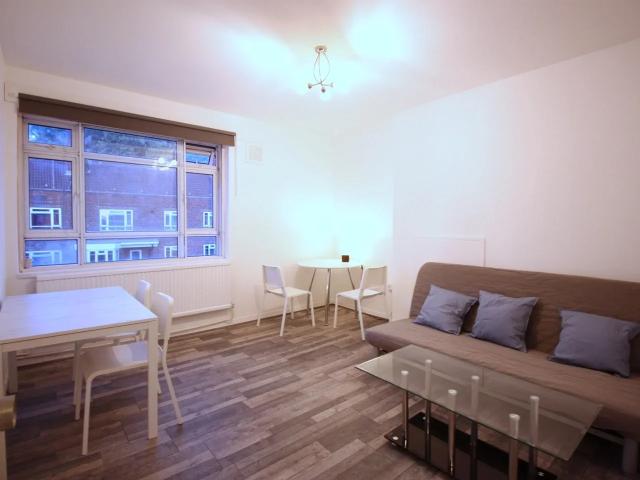 Room at Australia Road, Greater London