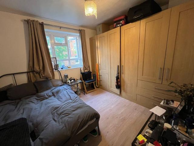 Room at Auriol Road, Greater London