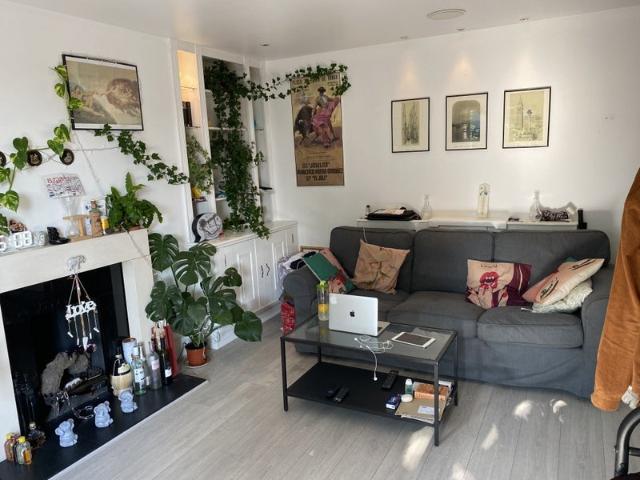 Room at Auriol Road, Greater London