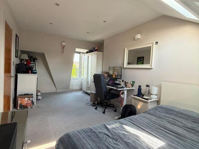 Room at Avarn Road, Greater London