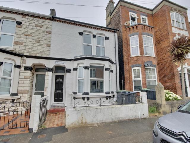 Room at Avenue Road, Gosport