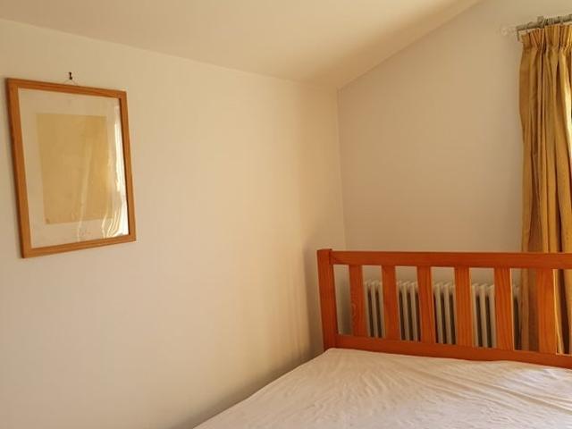 Room at Avenue Road, Greater London