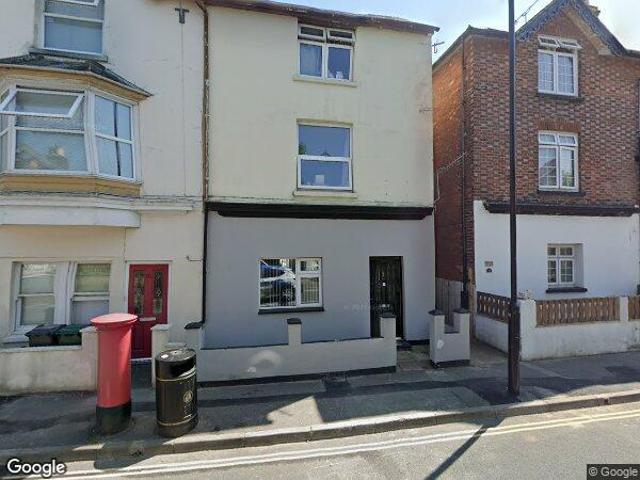 Room at Avenue Road, Sandown