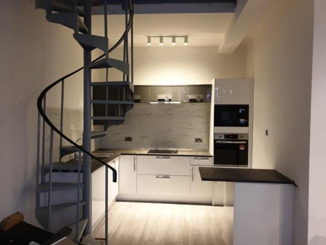 Room at Avenons Road, Greater London