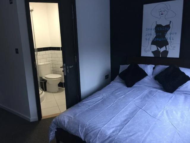 Room at Avebury Boulevard, Milton Keynes