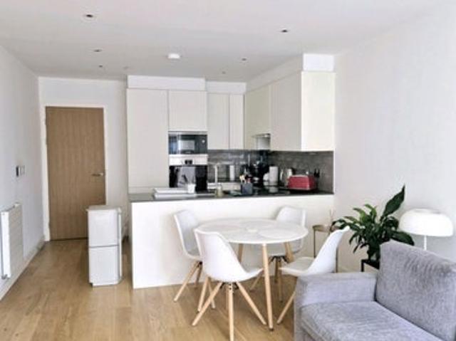 Room at Aviary Close, Greater London