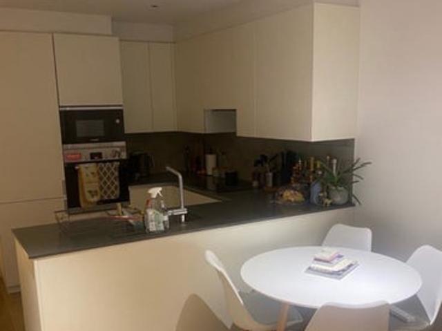 Room at Aviary Close, Greater London