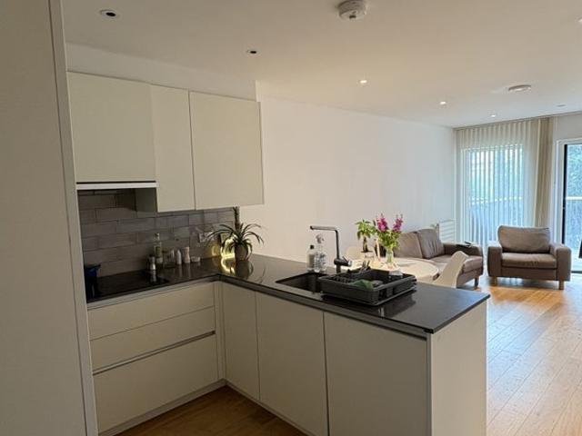 Room at Aviary Close, Greater London