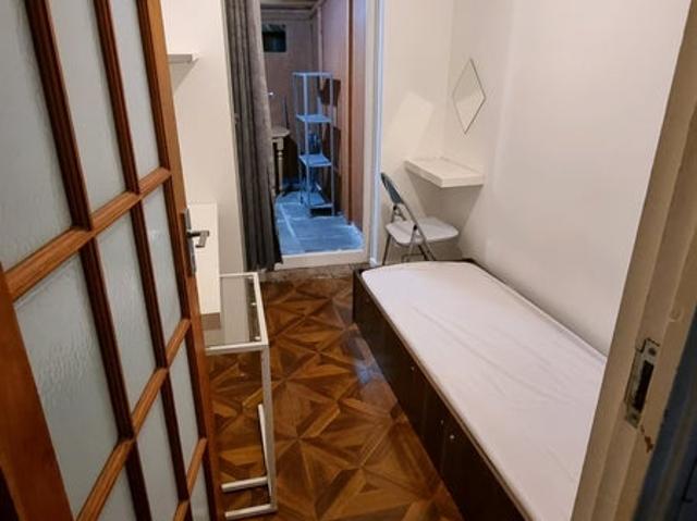Room at Avis Square, Greater London