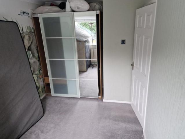 Room at Avon Road, Melton