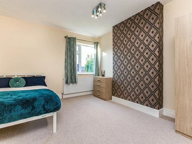 Room at Avondale Road, Chesterfield