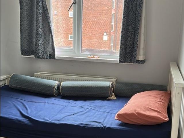 Room at Avondale Road, Greater London