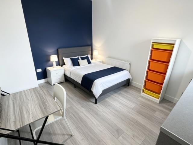 Room at Avondale Road, Luton