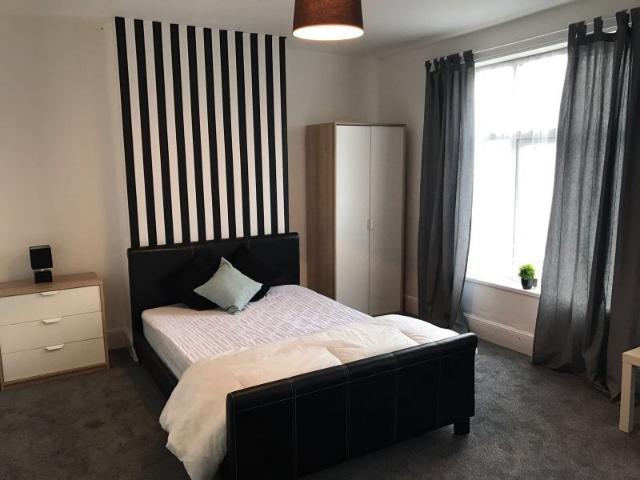 Room at Avondale Road, Wolverhampton