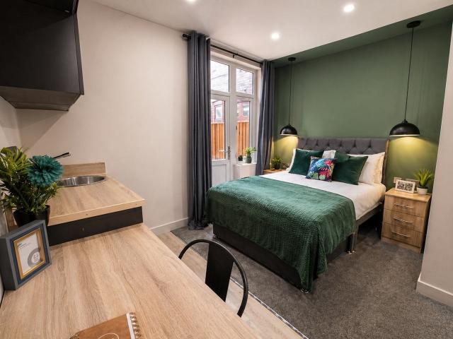 Room at Aylestone Road, Leicester