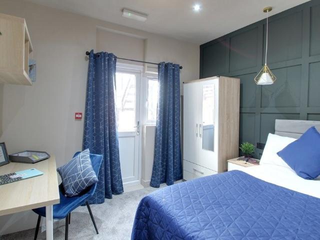Room at Aylestone Road, Leicester