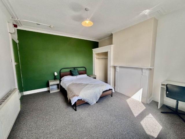Room at Aberdeen Drive, Leeds
