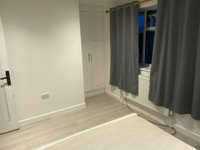 Room at Acacia Avenue, Sunnymeads