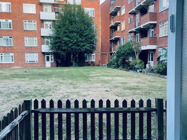 Room at Acacia Road, City of Westminster