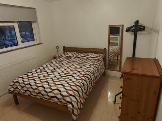 Room at Academy Gardens, Greater London