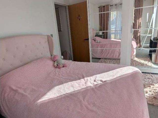 Room at Achill Close, Greater London