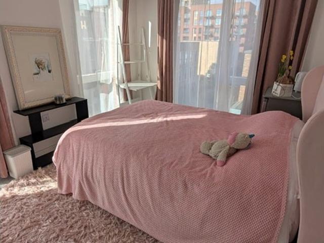 Room at Achill Close, Greater London
