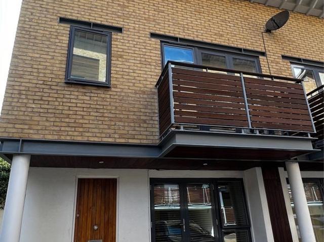 Room at Acre Lane, Greater London