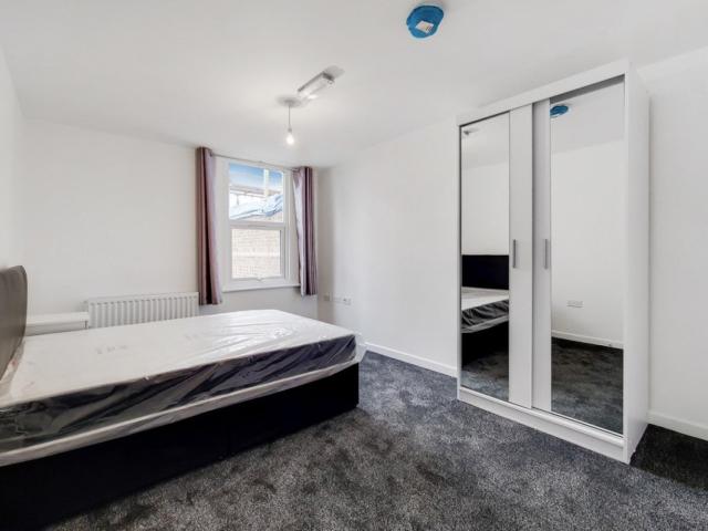 Room at Acre Road, Greater London