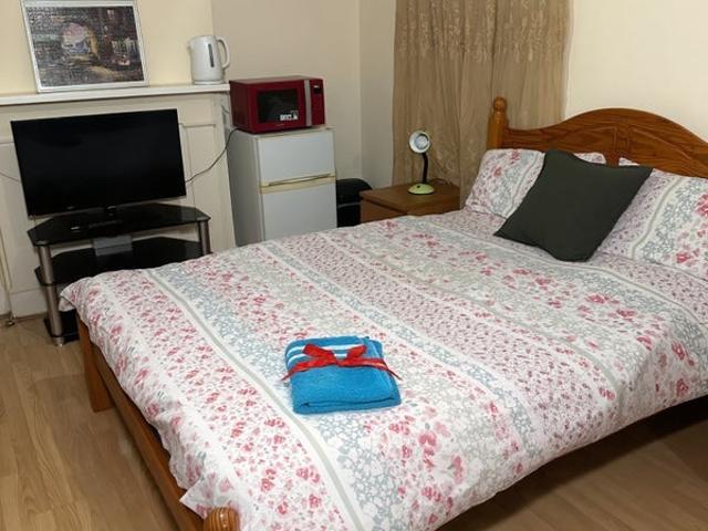 Room at Ada Road, Greater London