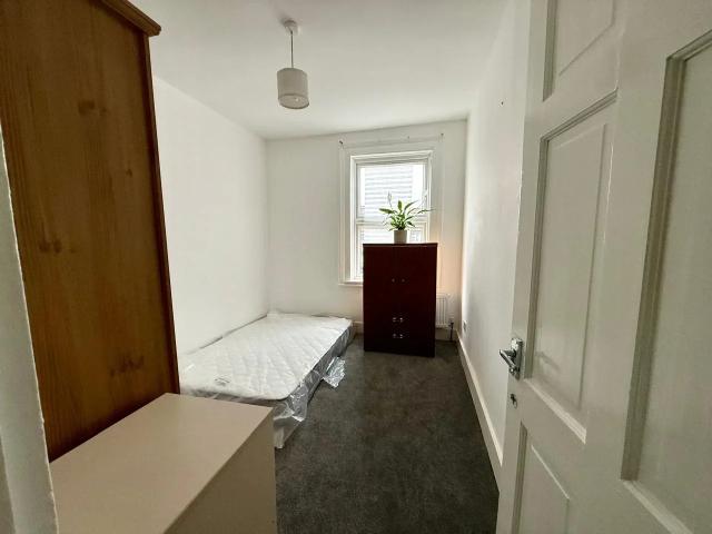 Room at Adelaide Road, Greater London