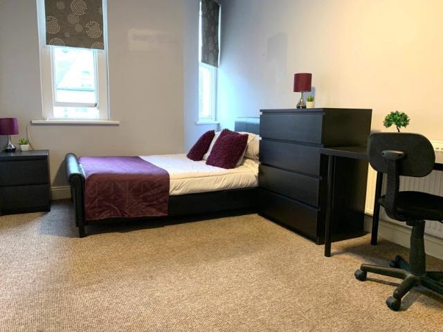 Room at Adelaide Street, Luton