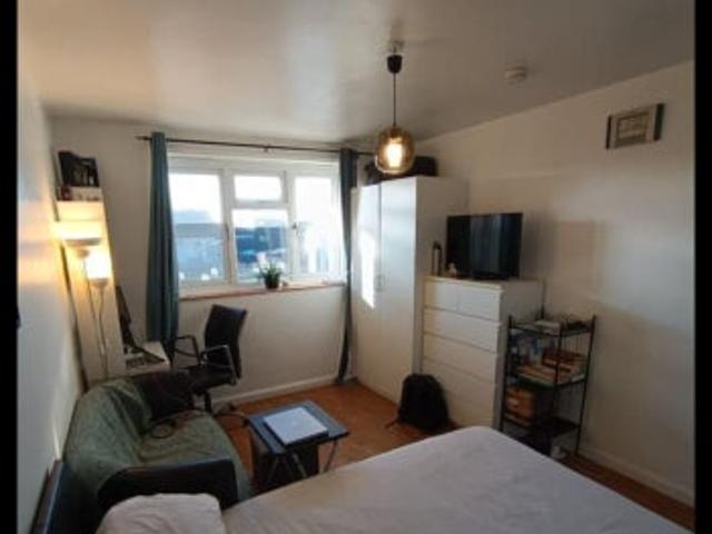 Room at Adolphus Street, Greater London