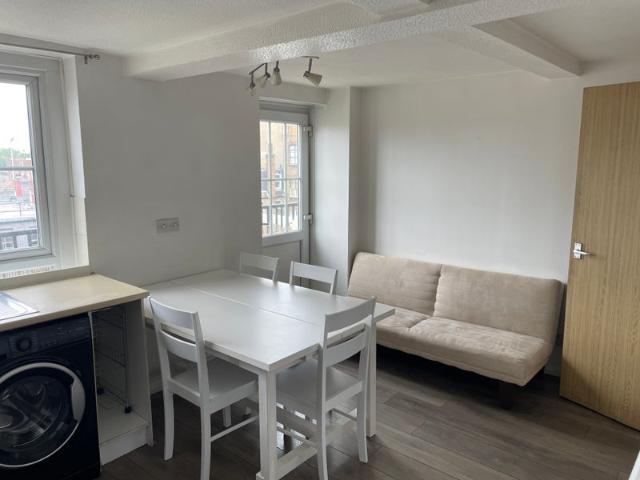 Room at Ainsley Street, Greater London