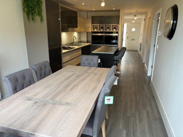 Room at Aire Valley Towpath, Leeds