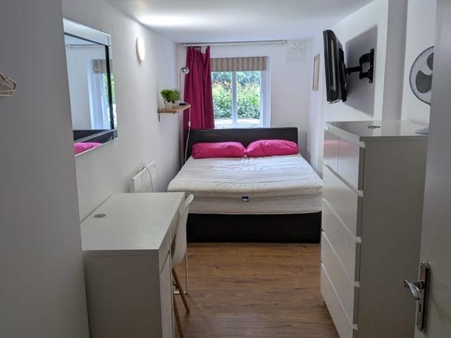 Room at Akerman Road, Greater London