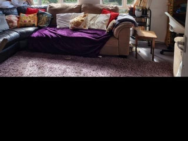 Room at Alcove Road, Bristol