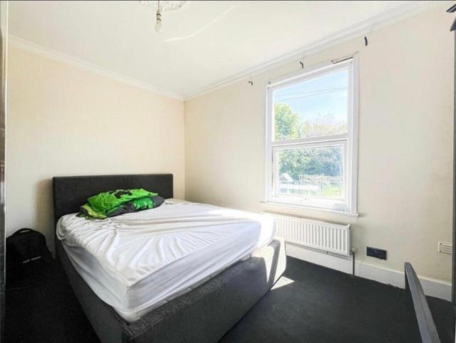 Room at Albany Terrace, Gillingham