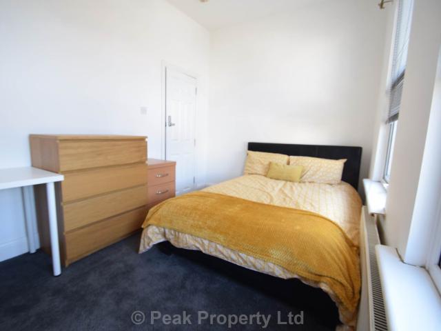 Room at Albany Avenue, Southend on Sea