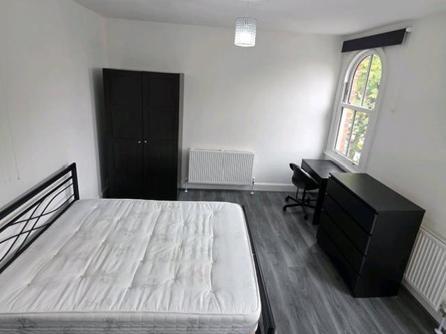 Room at Albany Road, Birmingham