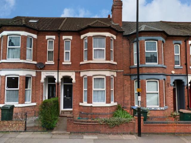 Room at Albany Road, Coventry