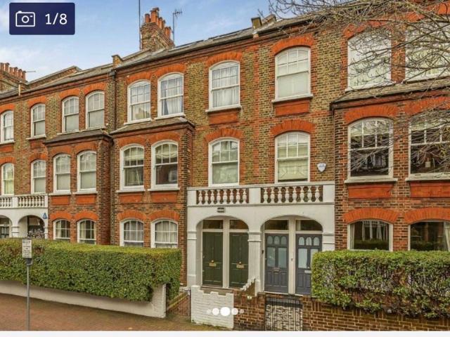Room at Albert Bridge Road, Greater London