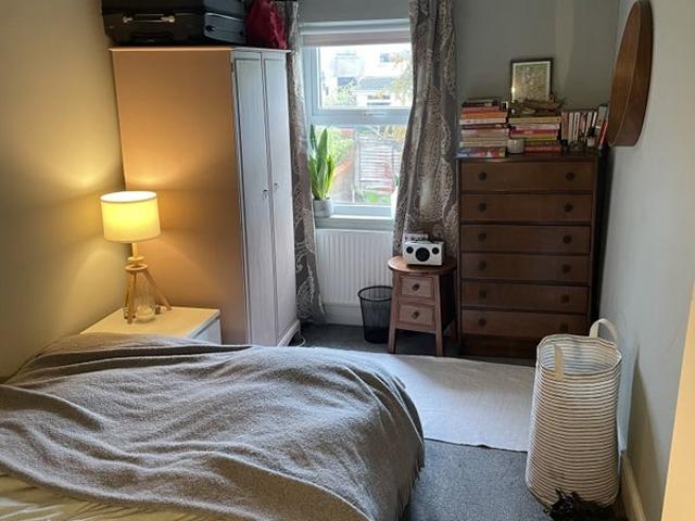 Room at Albert Parade, Bristol