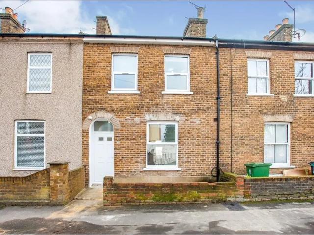Room at Albert Road North, Watford