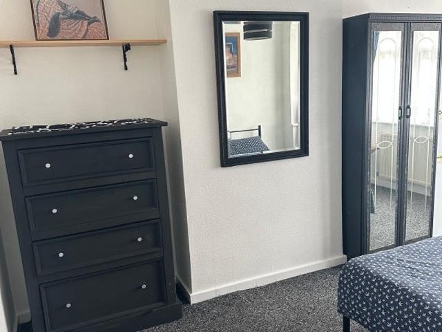 Room at Albert Square, Greater London