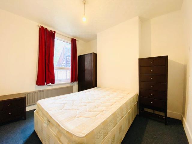 Room at Albert Square, Greater London