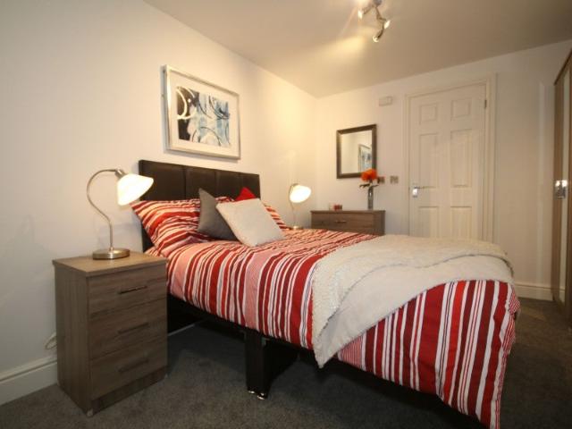 Room at Albert Street, Rugby