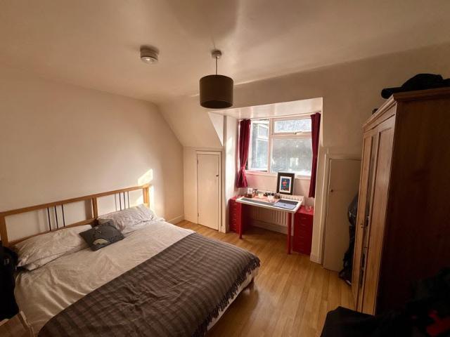 Room at Alberta Street, Greater London