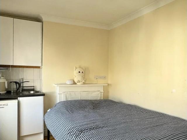 Room at Albion Way, Greater London