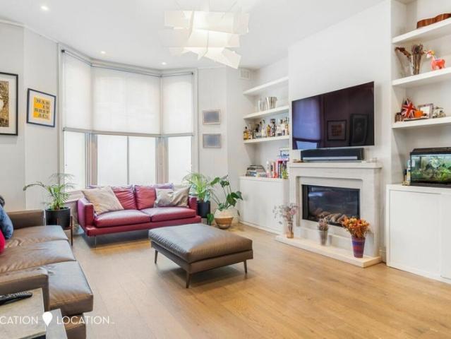 Room at Albion Road, Greater London